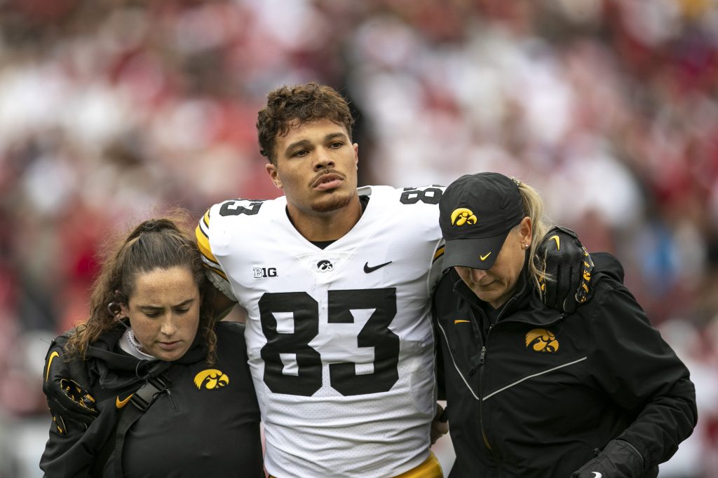 Iowa tight end Erick All, Wisconsin quarterback Tanner Mordecai leave ...